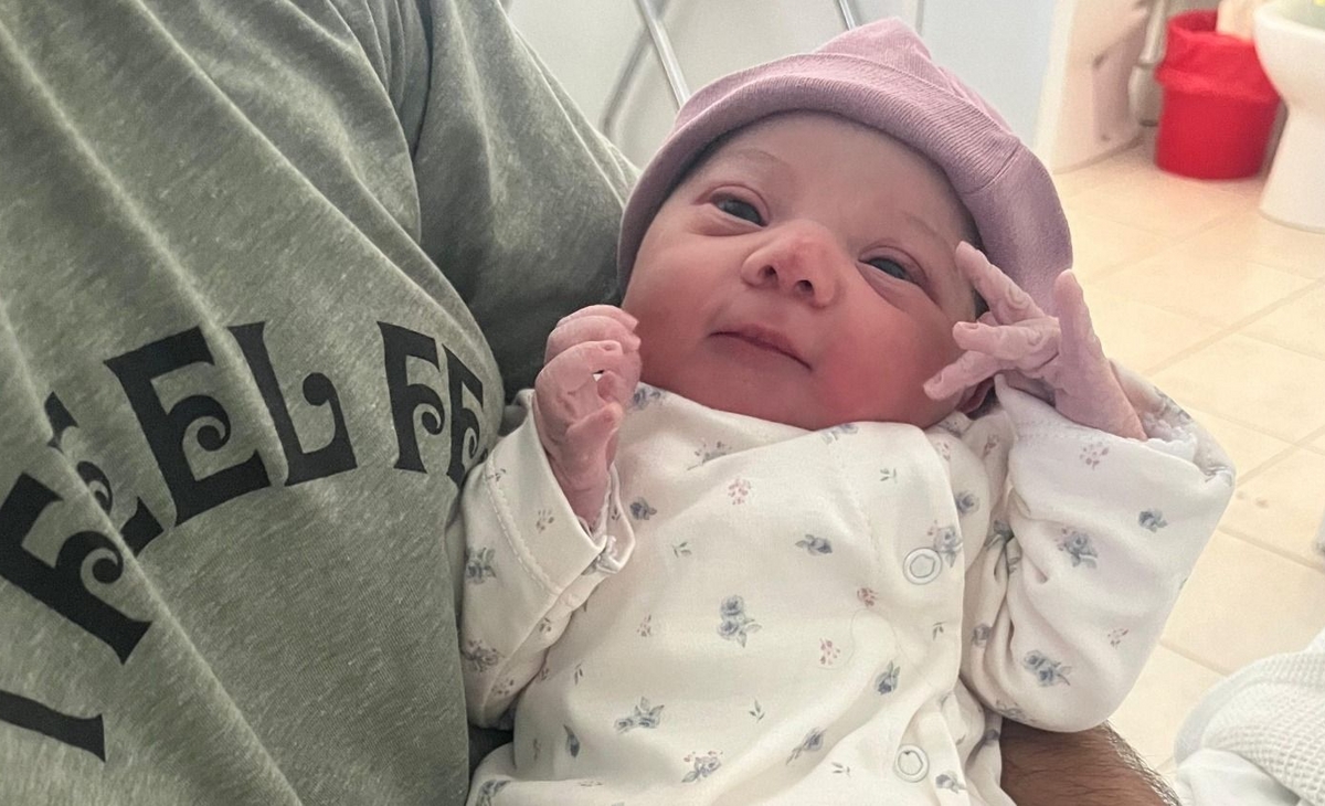 Amelia y Alba: las primeras bebés del 2025