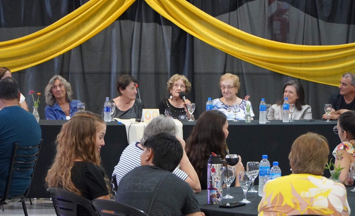 Reconocen a tres mujeres de campo