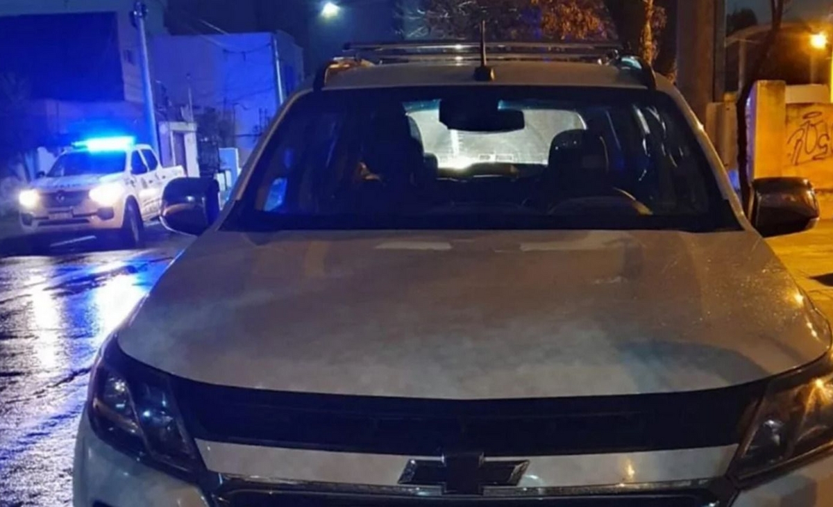 Conducía ebrio, escapó y quiso embestir a un patrullero