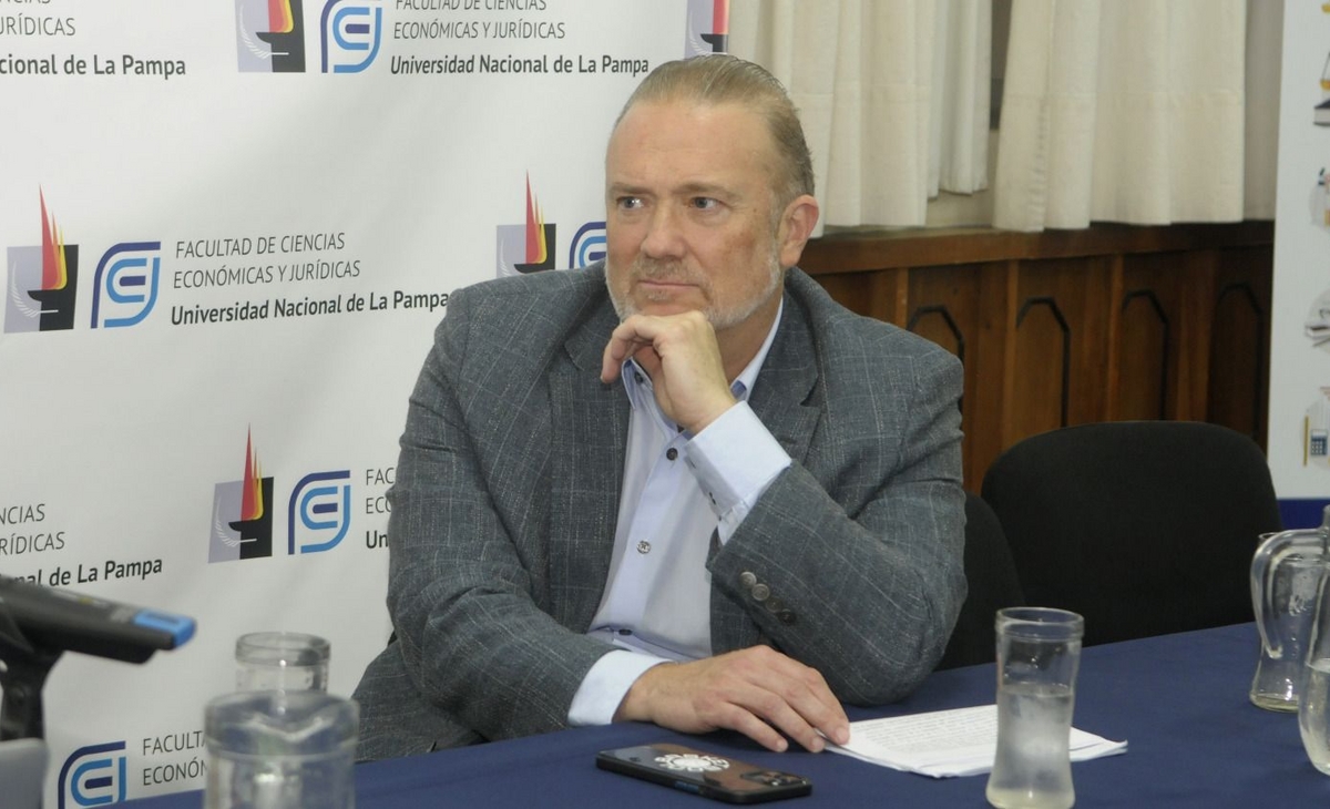 Andrés Gil Domínguez: “Los ATN deben distribuirse automáticamente”